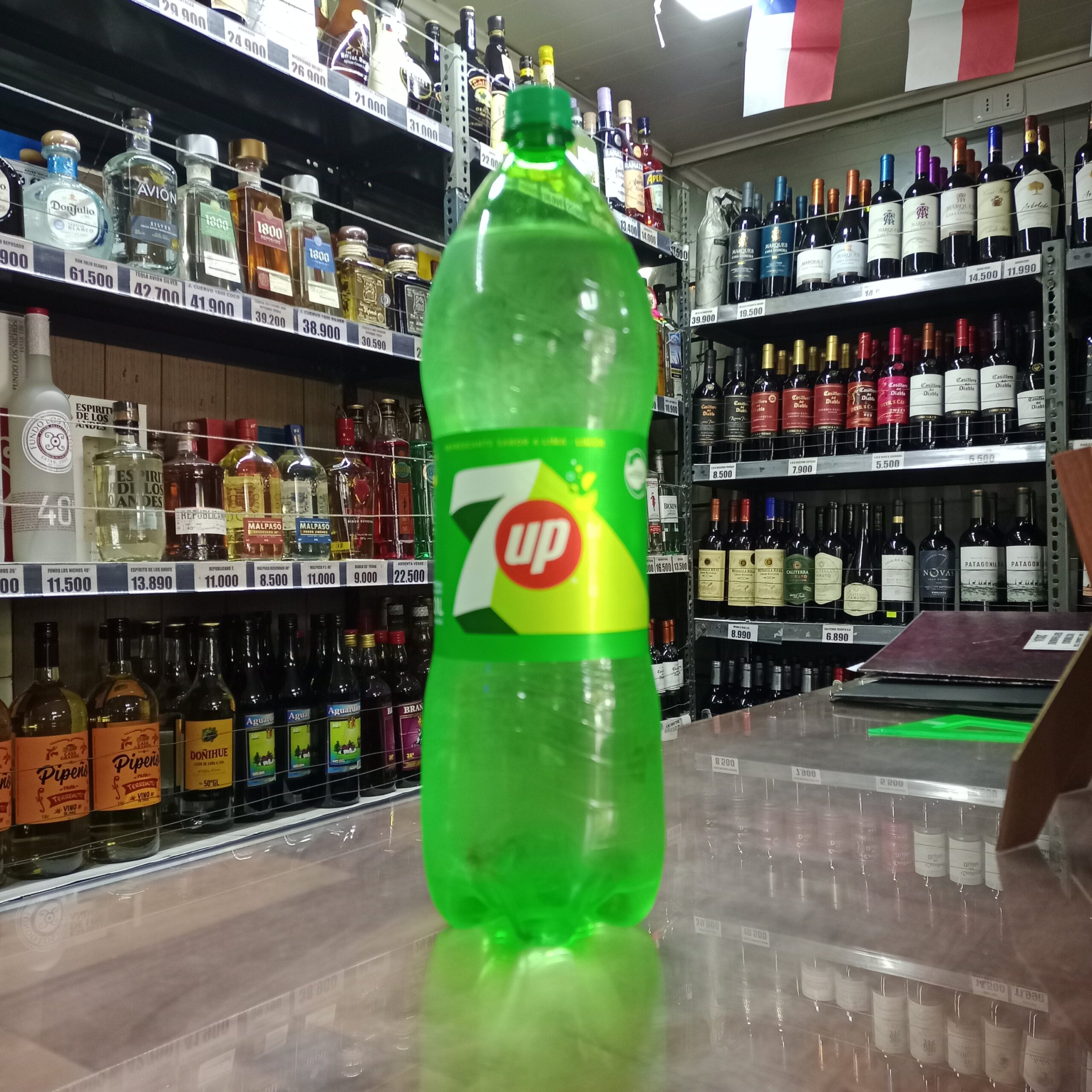 Bebida Seven Up refrescante sabor a lima - limón 2.0L - Licanray